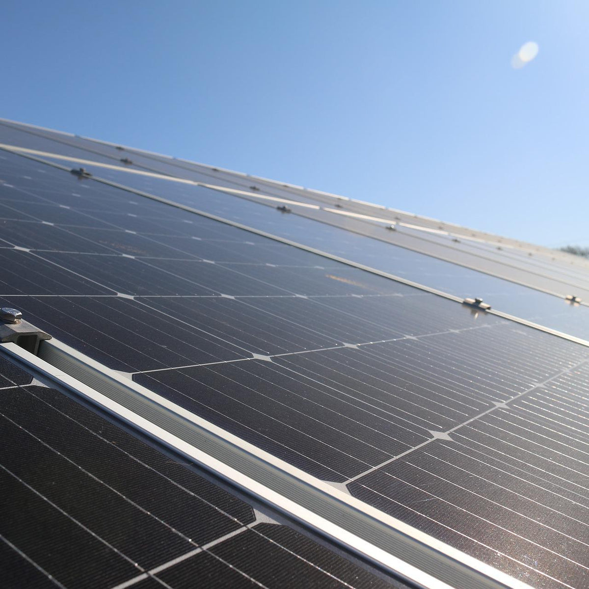 How Long Do Solar Panels Last? 4 Tips to Maintain Solar Panels | Renogy US